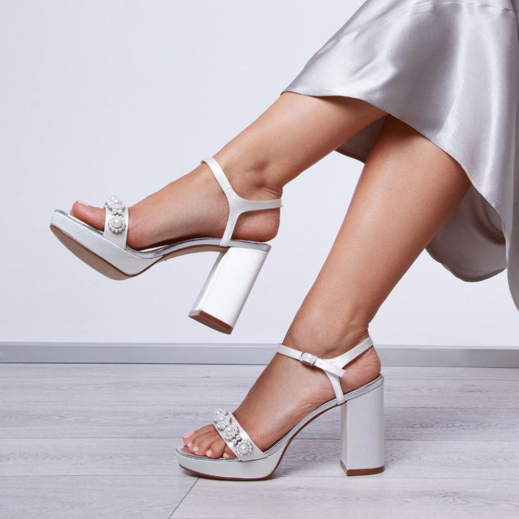 Platform wedding sandals 60 photos - Astyledwedding.com